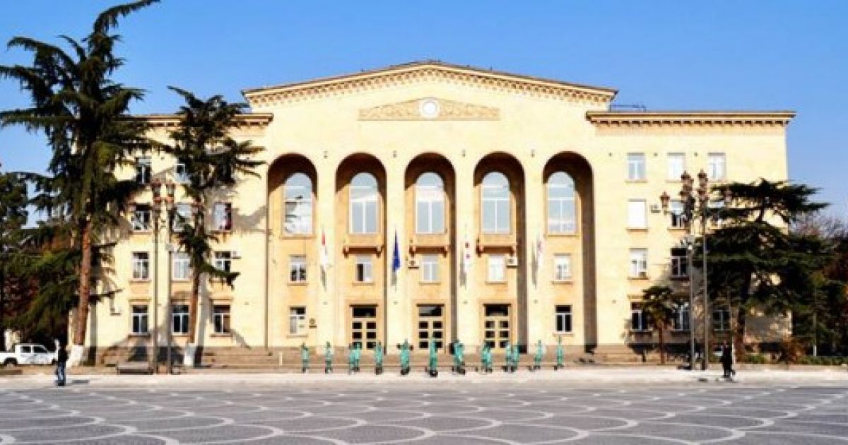 რუსთავის საკრებულოს დეპუტატს და მის მამას COVID 19 დაუდასტურდათ